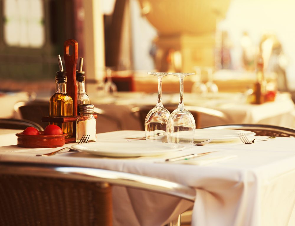 3 Outdated Restaurant Practices to Ditch | Wilkins Linen, Houston